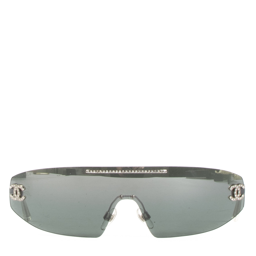 Chanel Black 4078 CC Crystal Sunglasses ○ Labellov ○ Buy Chanel Black 4078 CC Crystal Sunglasses ○ Labellov ○ Buy