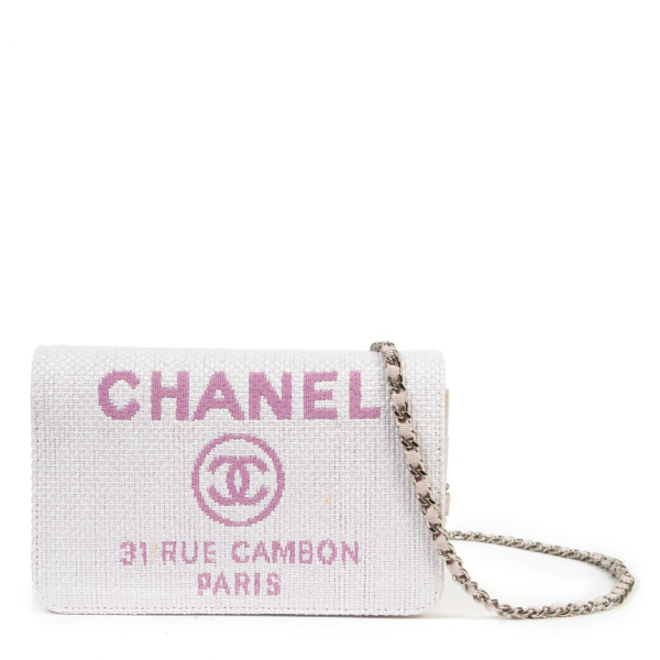 Chanel Pink Woven Straw Deauville Wallet on Chain Labellov Buy and Sell ...