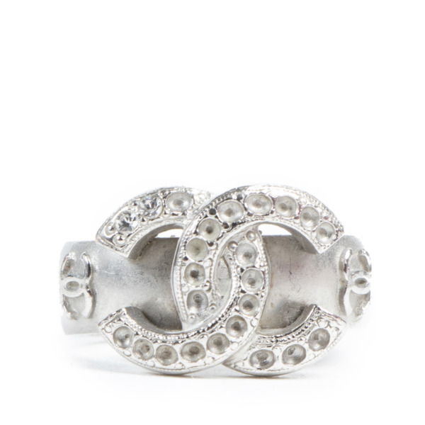 Chanel Silver CC Logo Ring Labellov Buy and Sell Authentic Luxury