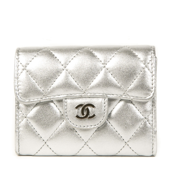 Chanel Metallic Silver Quilted Leather Coins Wallet Labellov Buy and ...