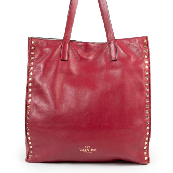 Valentino Garavani Burgundy Rockstud Studded Shoulder Bag Labellov Buy ...