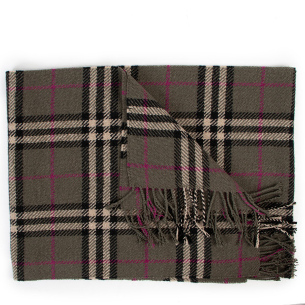 Burberry Green Check Scarf Labellov Buy and Sell Authentic Luxury