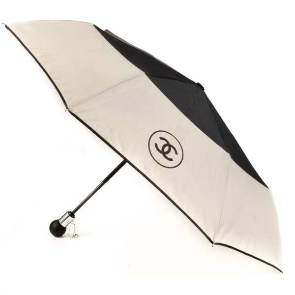 Chanel Beige Umbrella with Quilted Nylon Chain Link Shoulder Bag ...