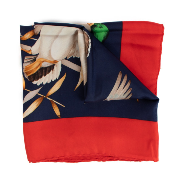Gucci Multicolor Duck Print Scarf Labellov Buy and Sell Authentic Luxury
